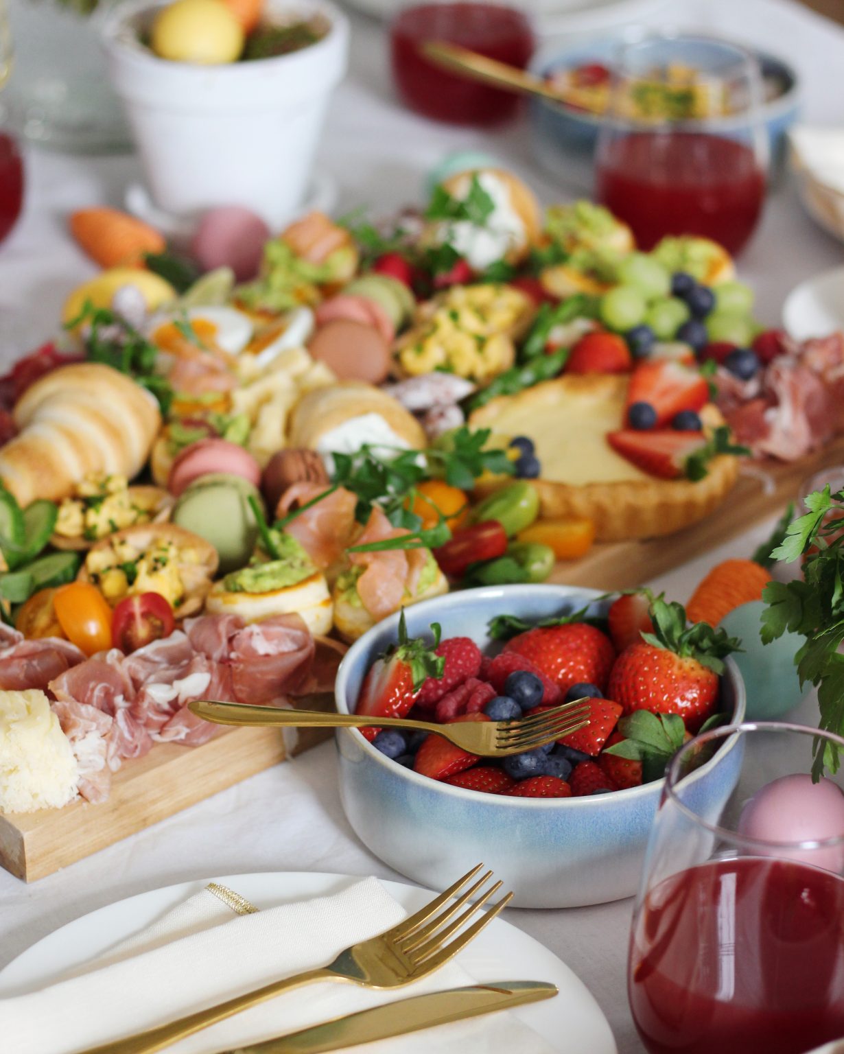 FOOD | Osterbrunch-Board: herzhaftes und süßes Fingerfood zum ...
